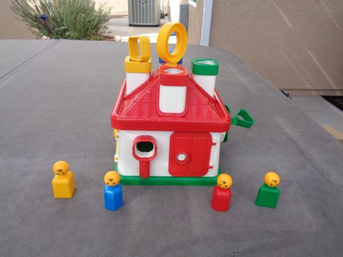 Vintage Discovery Toys Sorting House with Keys and People | eBay