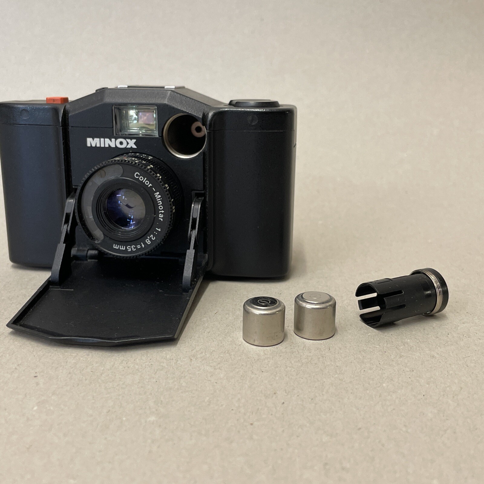 Minox GL mit Objektiv Color-Minotar 1:2,8/35mm und isoliertem ...