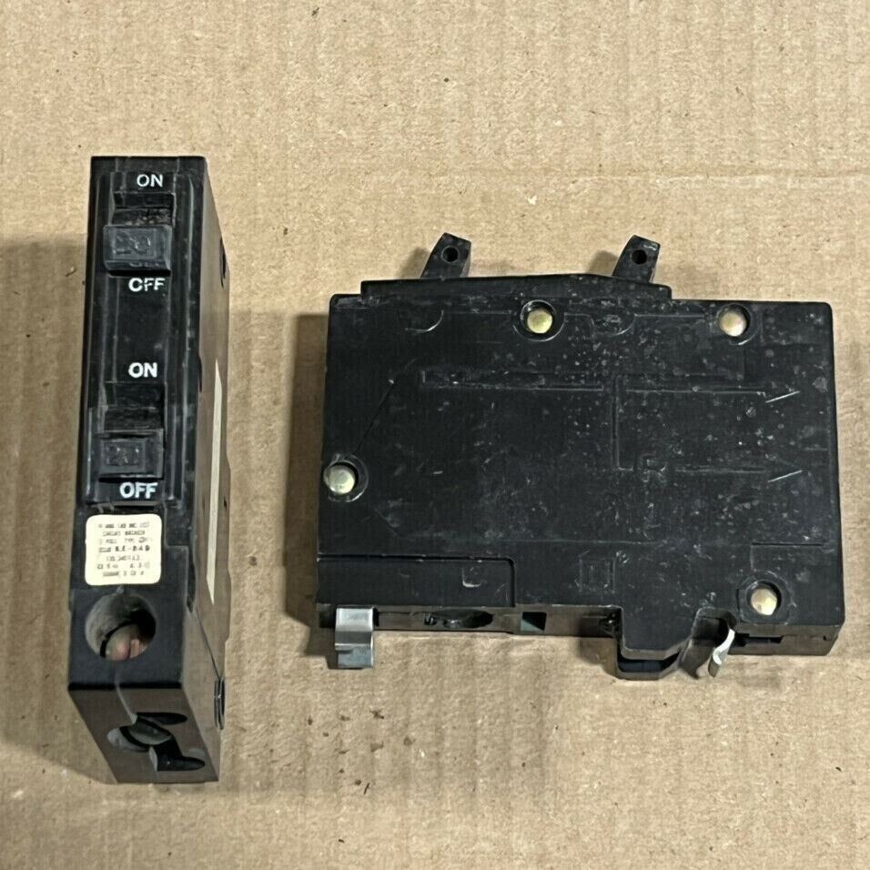 LOT OF 2 Square D QOT QOT2020 Twin Pole 20 Amp 240V Breaker No Hook ...