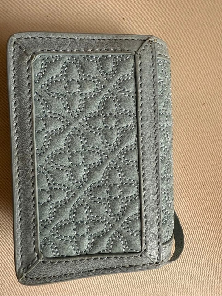 TORY BURCH Embossed Flower Card Case Light Blue Gold Hardware Excellent ...