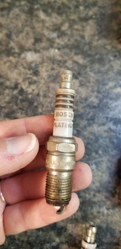 Open Box of 8 Bosch Platinum Spark Plugs HR8DPX ~ R6 748 (Lot 185) | eBay