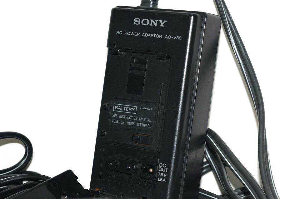 Sony AC Power Adapter AC-V30 with 4 Batteries [Batteries Untested] | eBay
