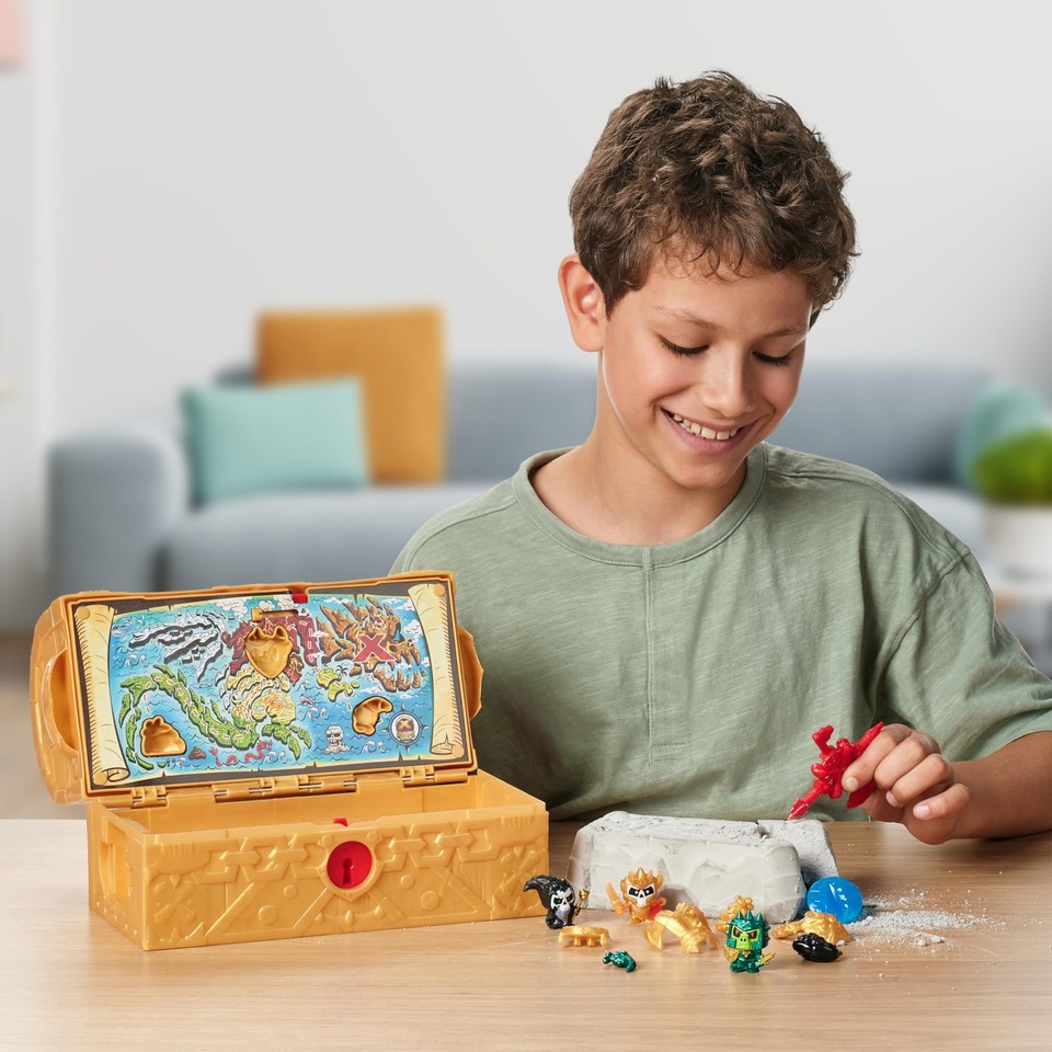 Lost Lands Mystery Treasure Chest | Unlock & Reveal 25+ Surprises ...