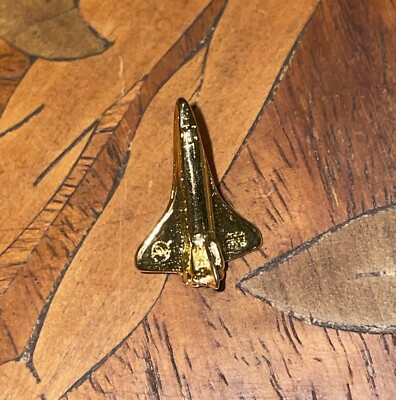 Rocket Space Shuttle Collectible Pin Lapel Hat NASA - FORT | eBay
