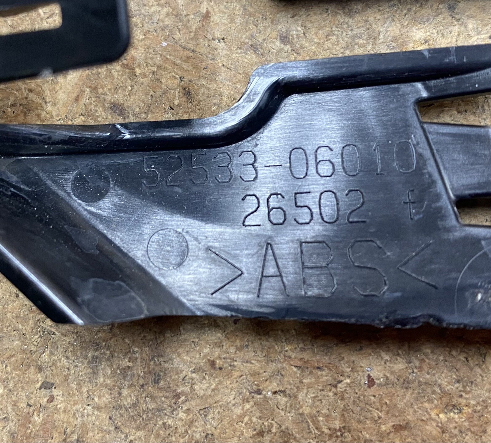 2021-2022 Toyota Camry Front Grille Outer Molding Bracket Right And ...