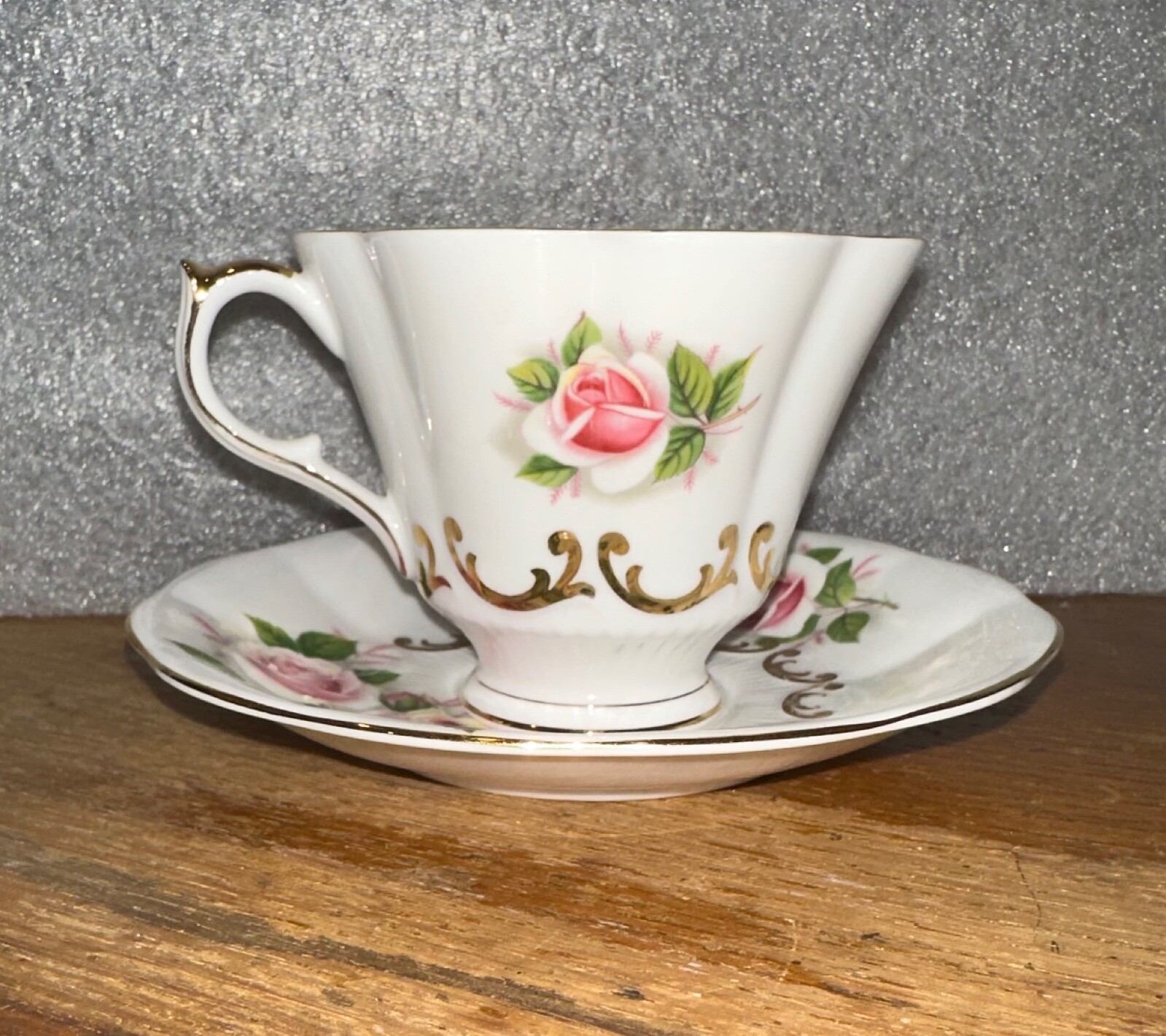 VTG Queen Anne Pink Rose Tea Cup & Saucer Vintage Gold Scroll Tea Set ...