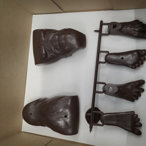 AMT 692 Snap Together Glow in the Dark Bigfoot Model Kit open box ...