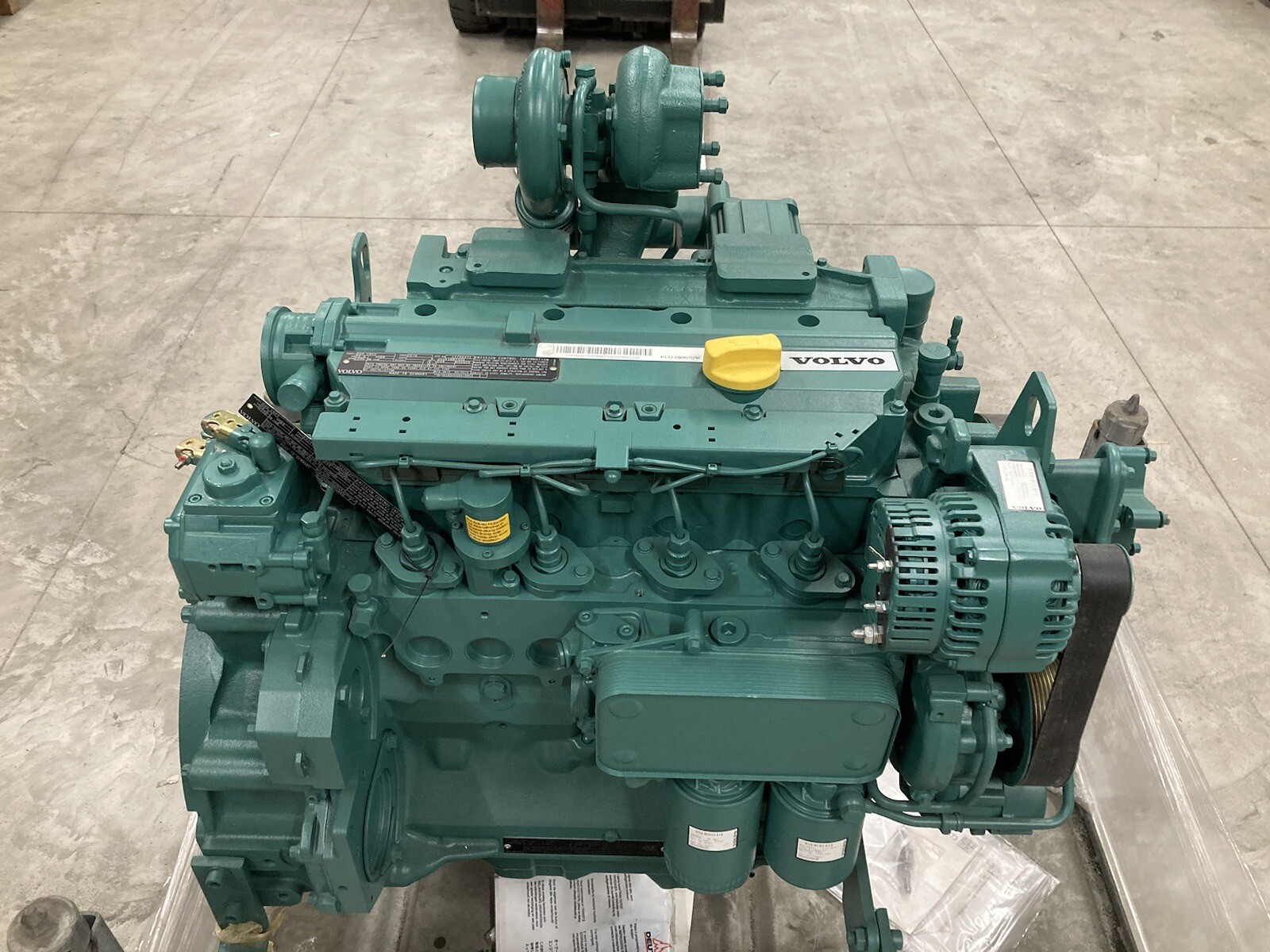 New 2015 Volvo D4D CBE2 Complete Diesel Engine 70kw @ 2200rpm, 94hp ...