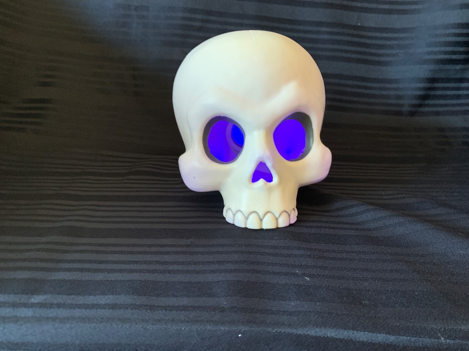 Target HYDE AND EEK LED COLOR CHANGING SKULL Led Light HALLOWEEN ...