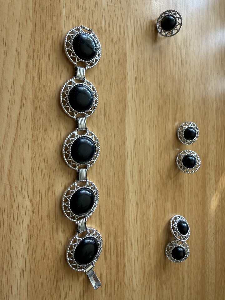 Vintage Sarah Coventry Silver Tone Faux Black Stone Jewelry Set | eBay