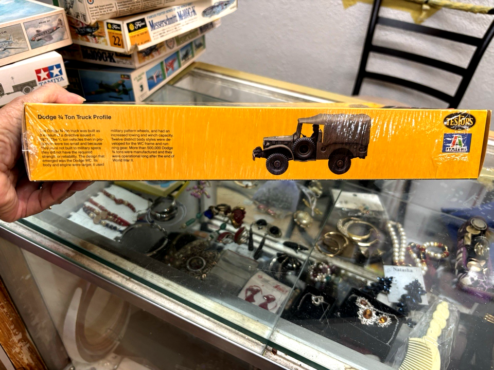 Testor Italeri, 3/4 Ton Dodge 1/35 Scale Plastic Model Kit #775 | eBay
