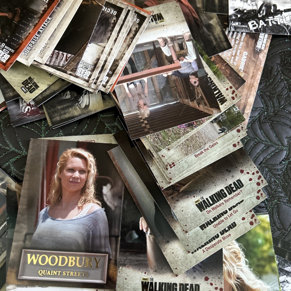 LOT OF 140 THE WALKING DEAD COLLECTIBLE TRADING CARDS | eBay