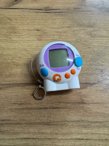 Giga Pet Hamster Tiger Hasbro Electronic Virtual Handheld Keyring Game ...
