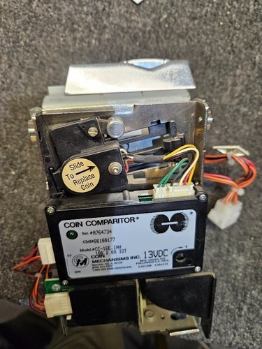 slot machine IGT S2000, Game King coin in set up. Available in nickel ...