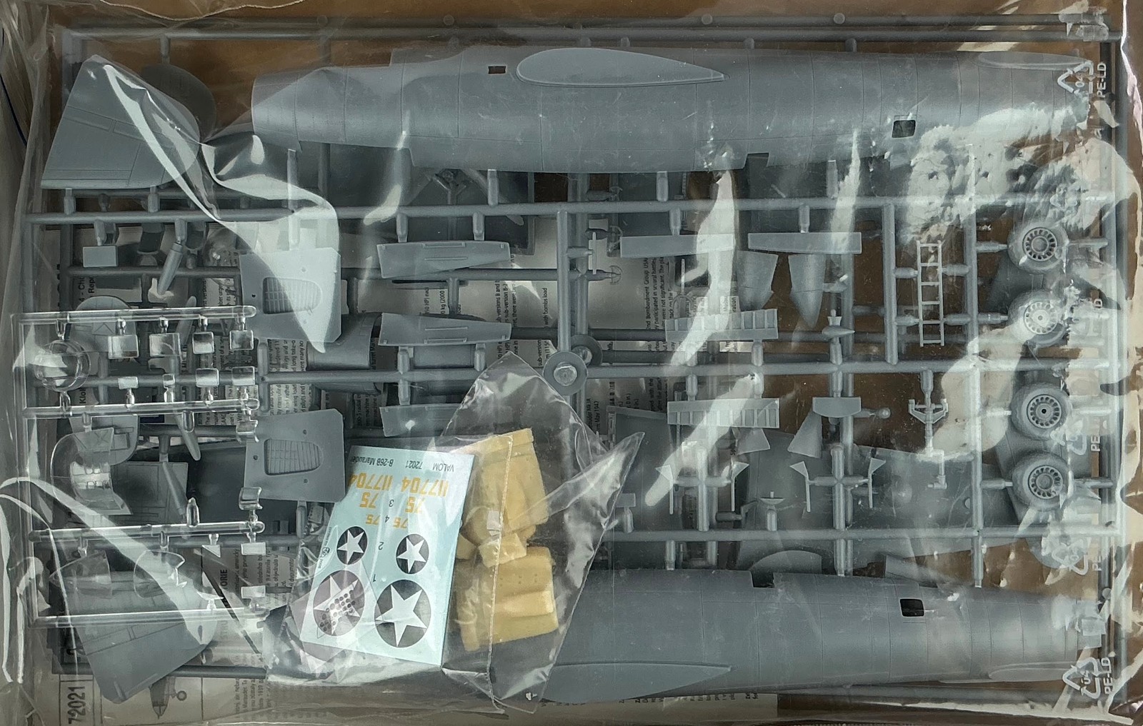 Valom 72021 B-26B Marauder Early Version 1/72 Scale Plastic Model Kit ...