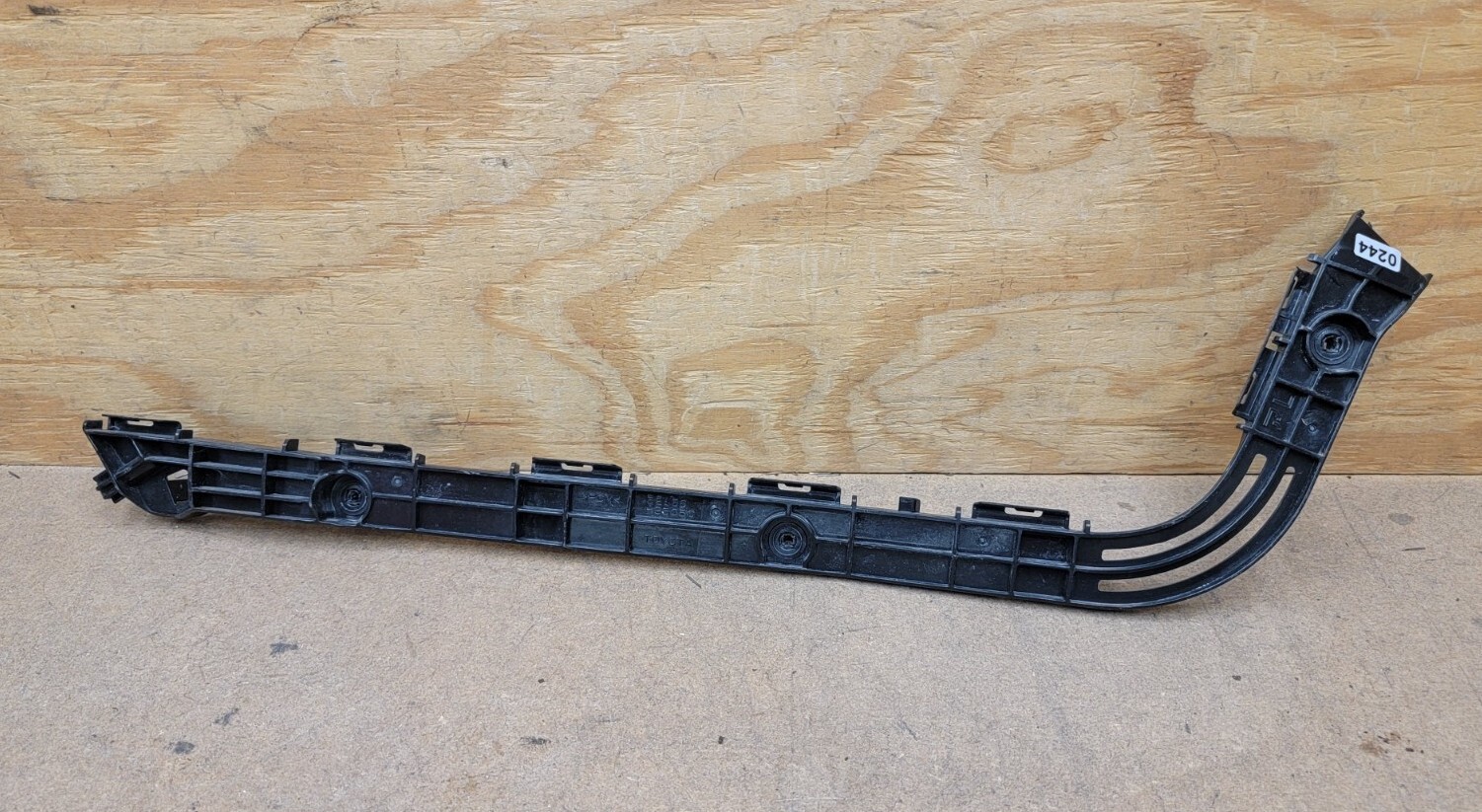 2010 - 2023 TOYOTA 4RUNNER REAR LEFT BUMPER RETAINER BRACKET OEM ...
