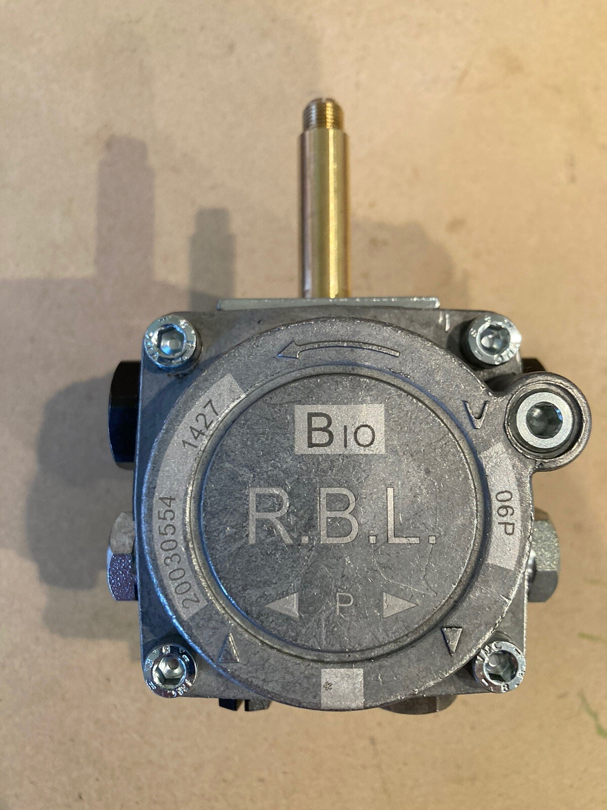 RIELLO OIL FUEL PUMP RDB WORCESTER BOSCH | Grelly UK
