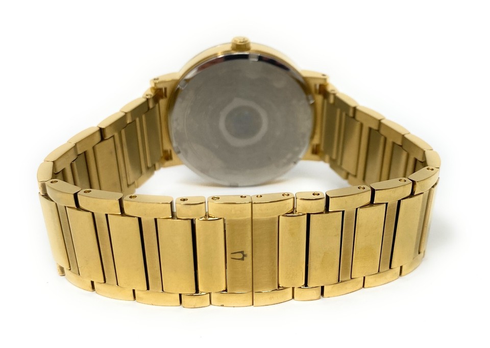 Bulova Futuro 97D115 Men's Watch Gold Tone Date Window - Chipped ...