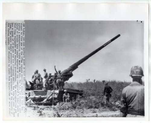 1965 M107 175mm Self Propelled Gun Debute in Vietnam Original News ...