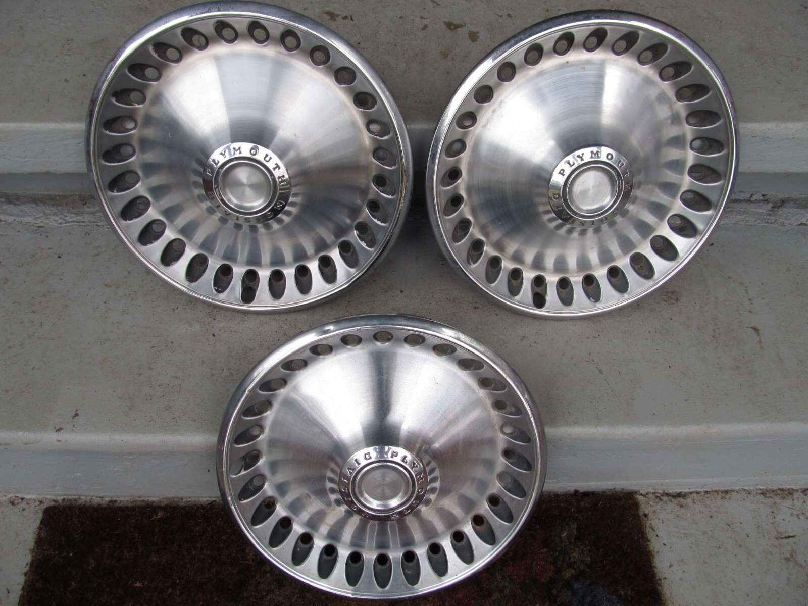 1970 1971 1972 PLYMOUTH BARRACUDA VALIANT 14" WHEEL COVERS HUBCAPS LOT ...