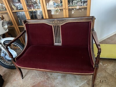 1800-1899 - Antique Victorian Loveseat - Vatican