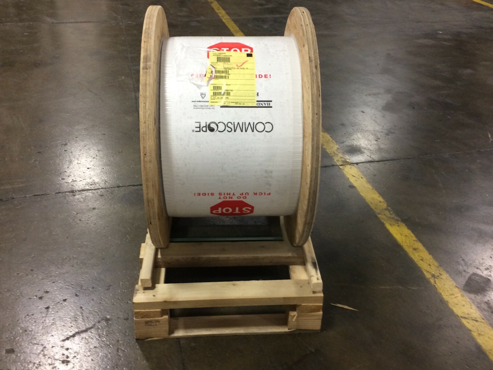 CommScope O-012-DA-8W-F12NS Single Armor/Jacket/Mode Fiber Cable for ...