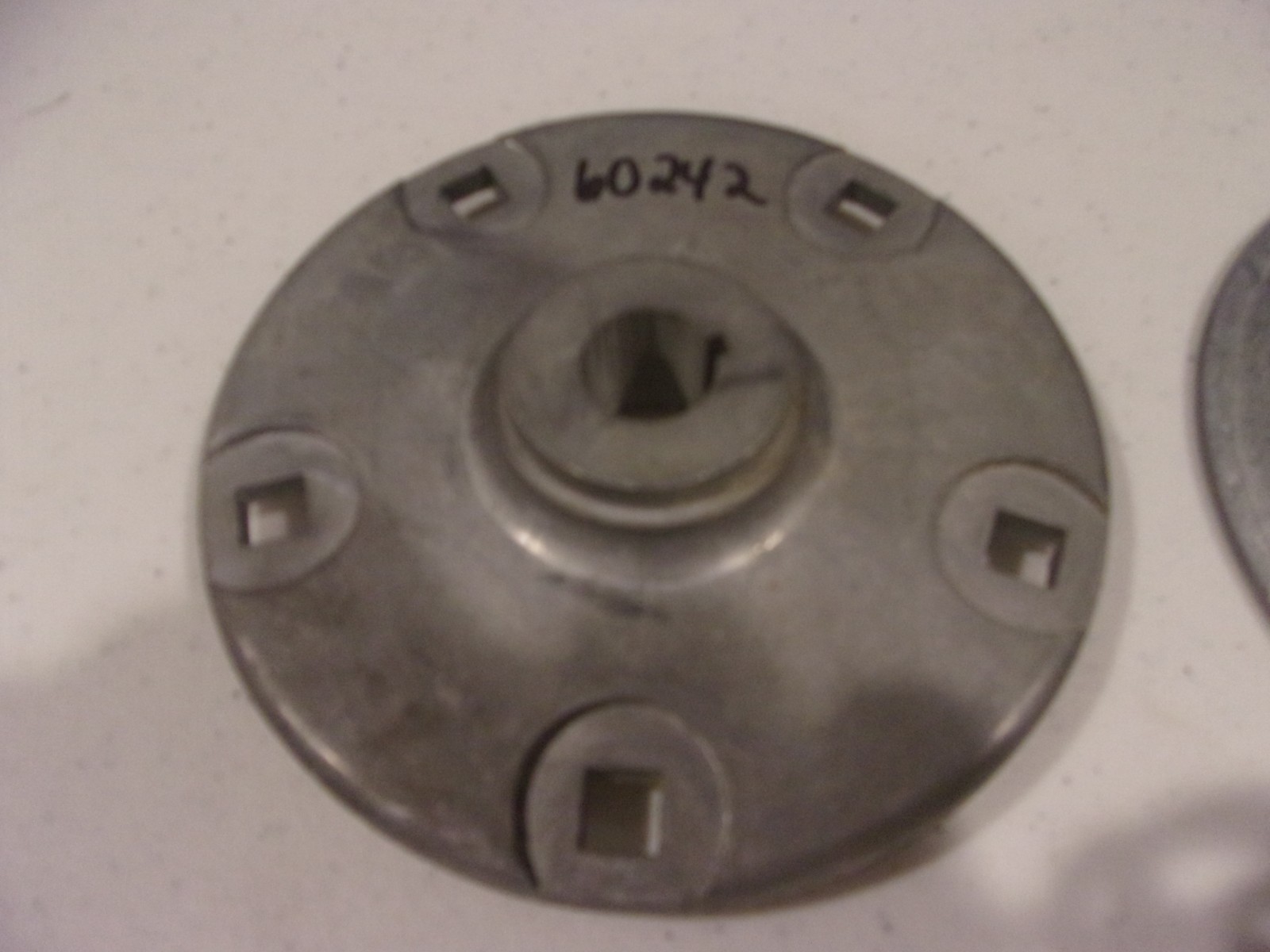 OEM SNAPPER 60242 Driven Disc Hub 7060242YP HUB ONLY NO BOLTS = | eBay