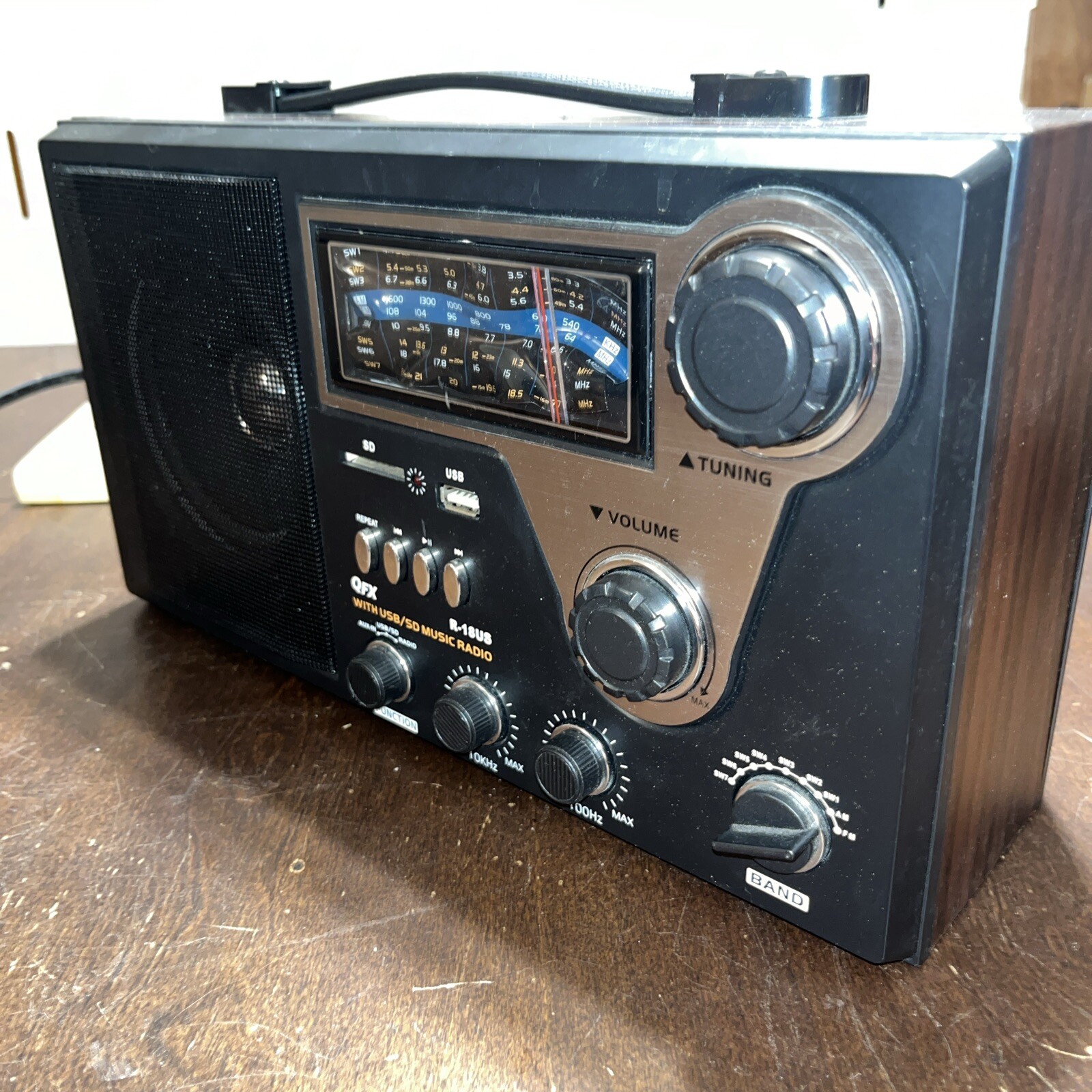 QUANTUM FX QFX R-18US PORTABLE RADIO AM/FM/SW SD/USB RADIO WOOD GRAIN ...