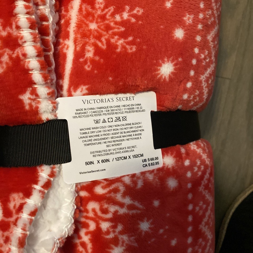 Victoria Secret HOLIDAY COZY SHERPA BLANKET 2022 LOGO - NEW | eBay