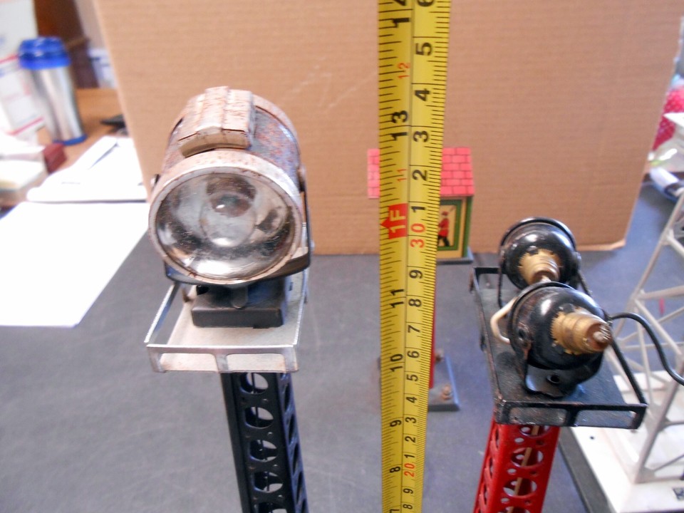 Group Of 8 Vintage Marx And Lionel Train Lights & Railroad Crossing ...