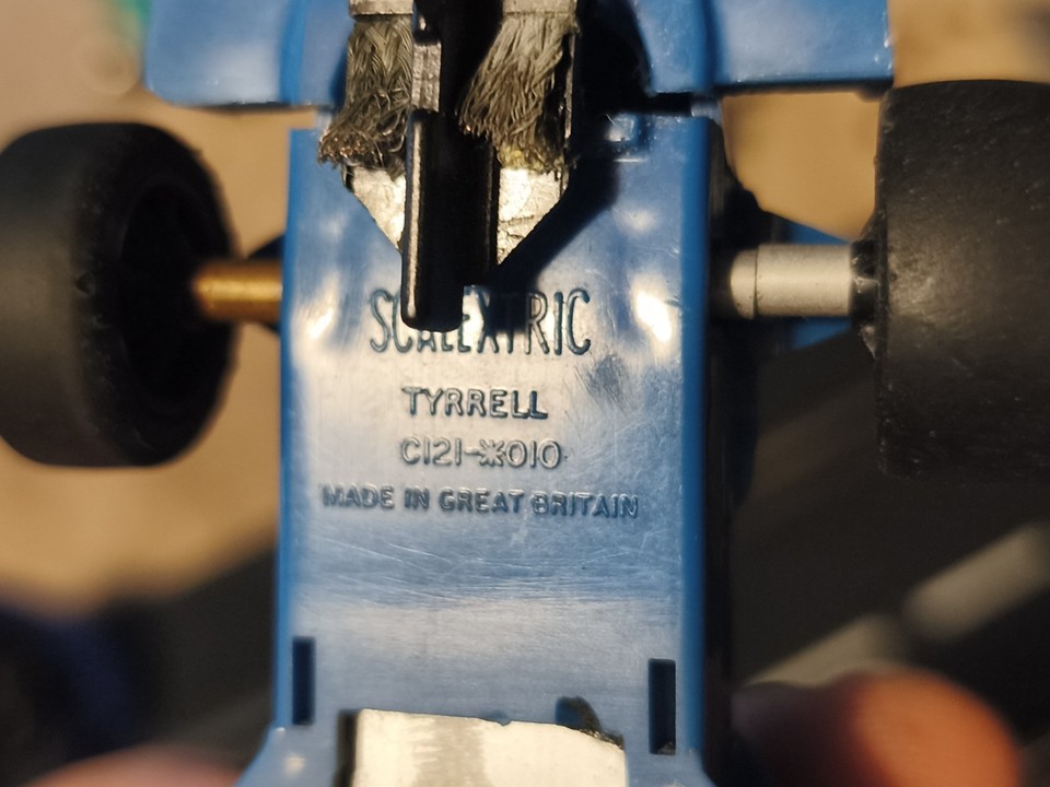 2 x Ältere Scalextric 1:32 Formel 1 Tyrrell u. March 771 Slot Car f ...