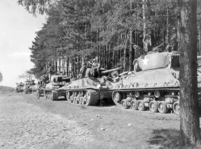 WW2 WWII Photo World War Two US Army M4 Sherman Tank Column Germany ...