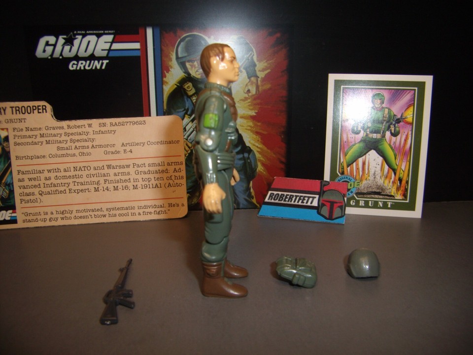 GI Joe Vintage 1982 GRUNT (V1), Lot "i", w/FC, Acc, 100% COMPLETE ...