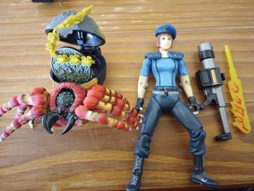 ToyBiz Capcom Resident Evil Jill Valentine & Web Spinner Action Figure ...