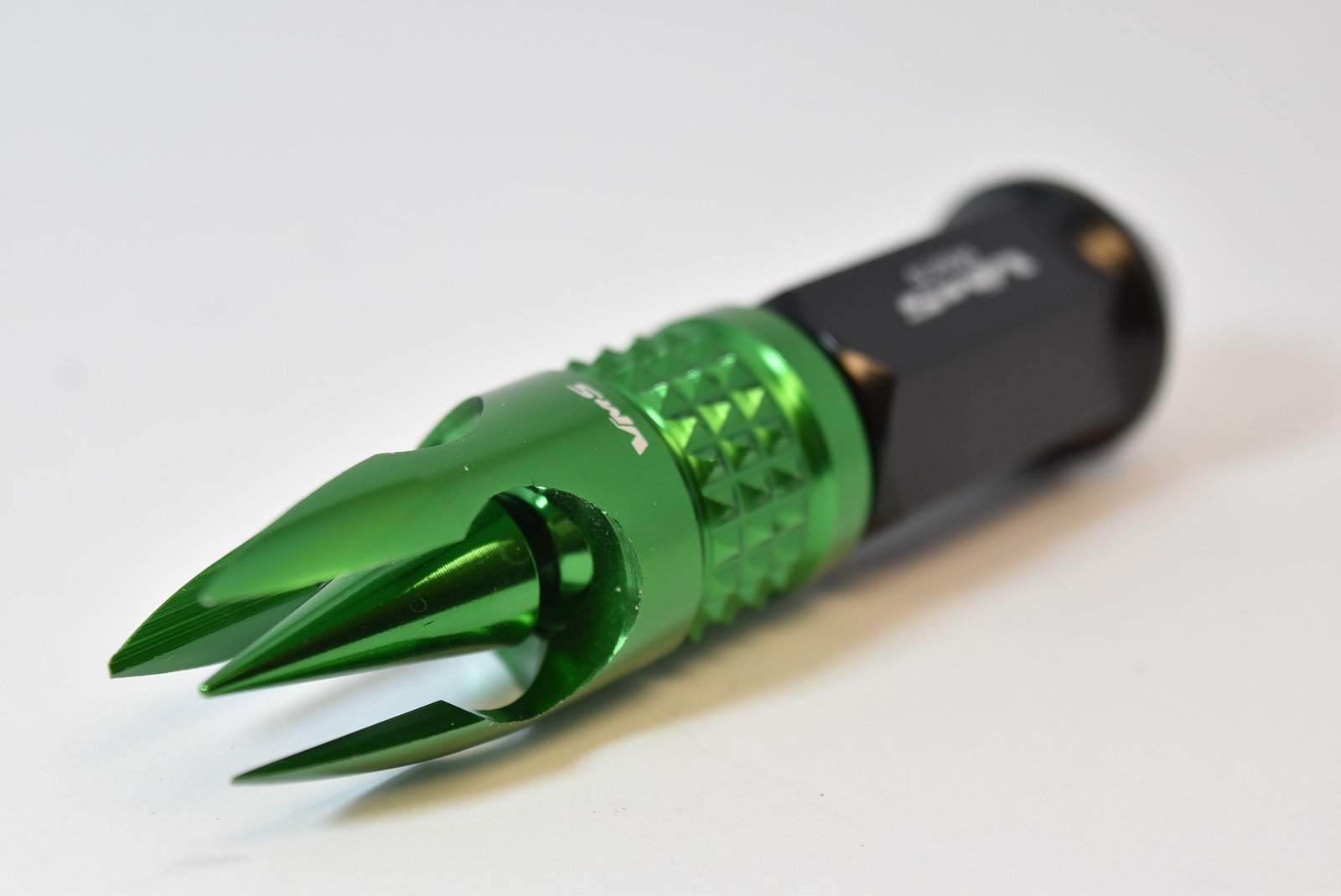 16 TRUE SPIKE 89MM 12X1.5 FORGED STEEL LUG NUTS W/ GREEN POSEIDON SPIKE ...