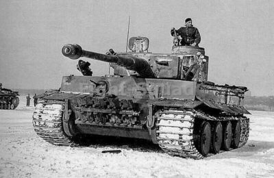 WW2 Picture German Tiger Heavy tank VI Tiger Ausf Commander Hauptmann ...