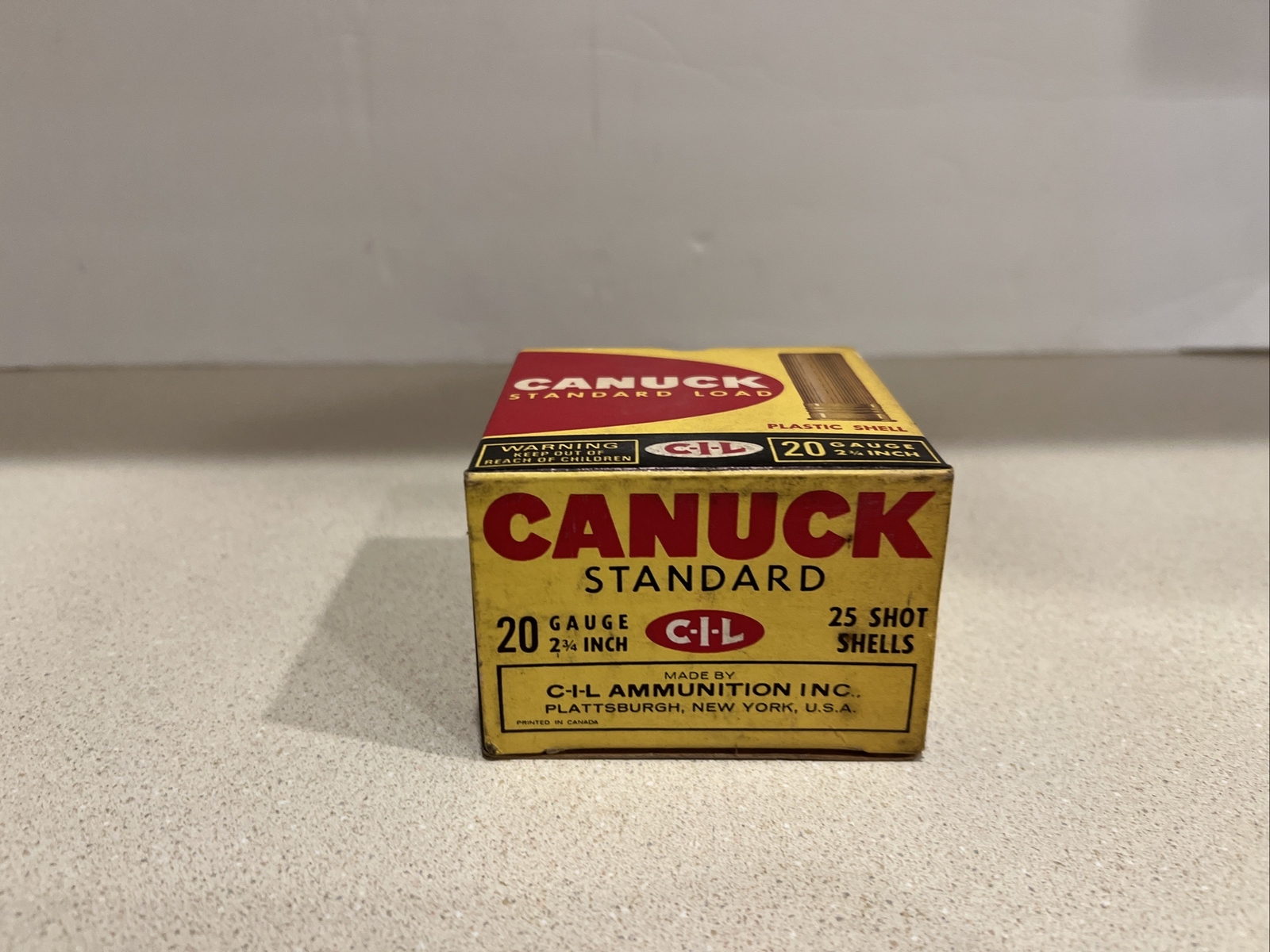 Vintage CANUCK 20 GAUGE STANDARD LOAD SHOTGUN SHELL BOX | eBay