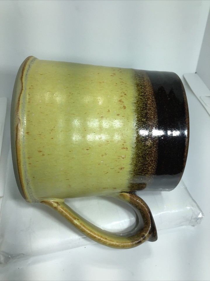 HM TOWER OF LONDON COFFEE MUG. HM TOWER OF LONDON MUG. EMBOSSED Deco 3D ...