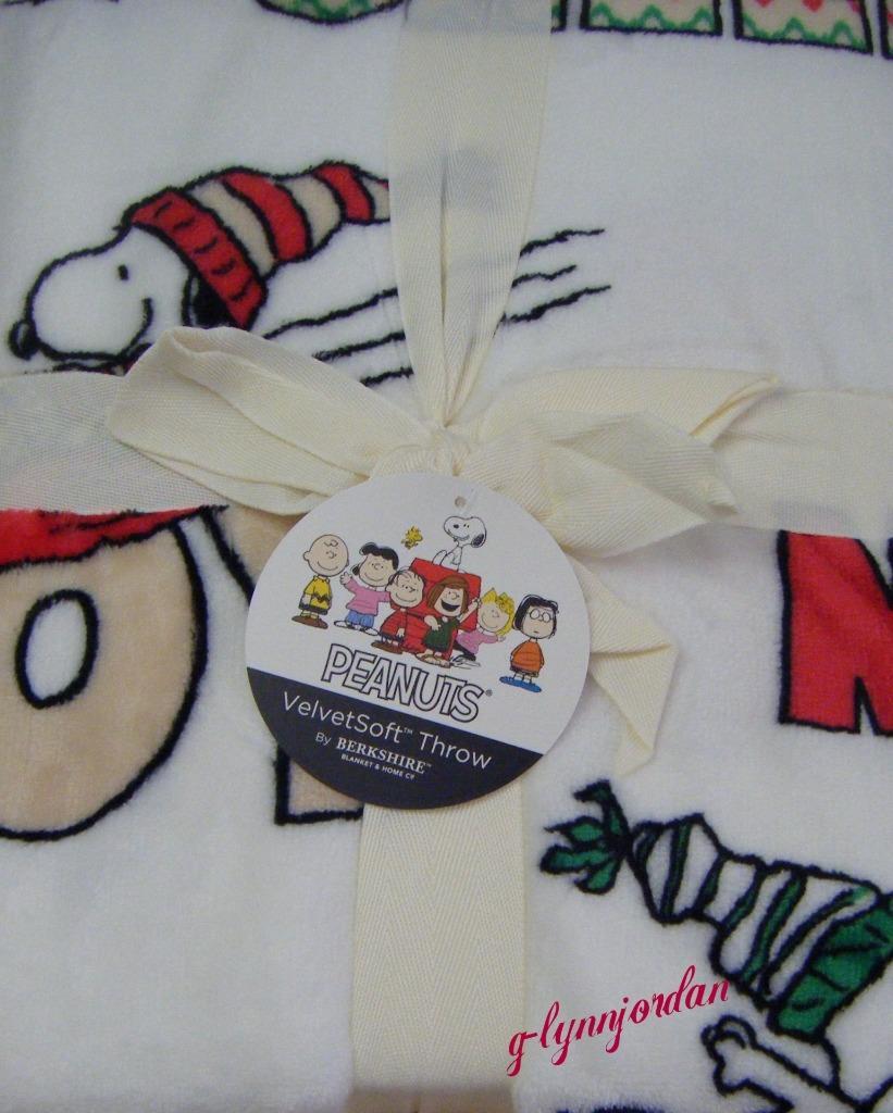 PEANUTS Berkshire Velvetsoft Holiday Snow Scene Print Throw 55x70 NEW ...