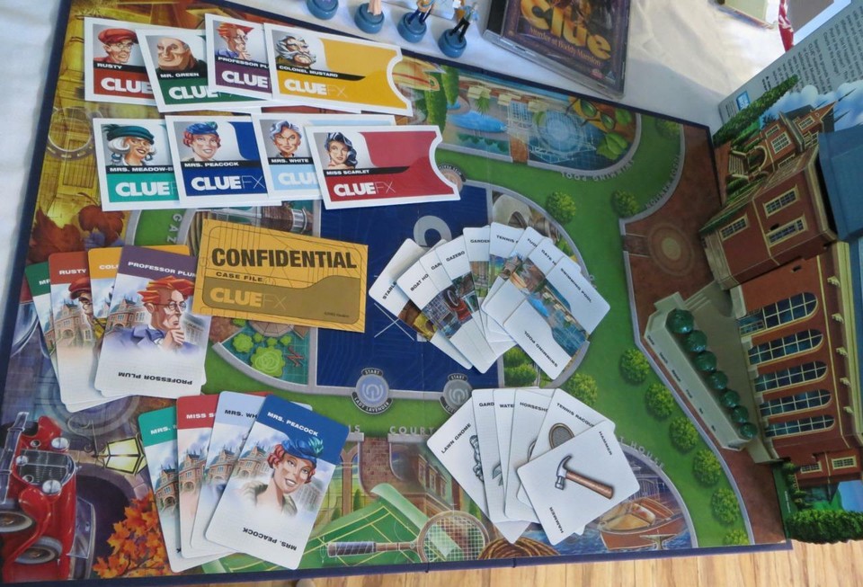 Clue FX Electronic Talking Game Deluxe Detective 9 Locations Butler 8 ...