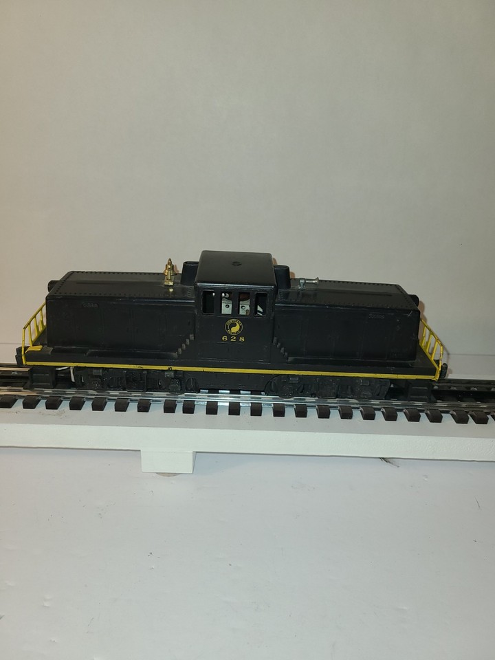 Lionel No. 628 O Gauge Northern Pacific 44 Ton Diesel Locomotive ...