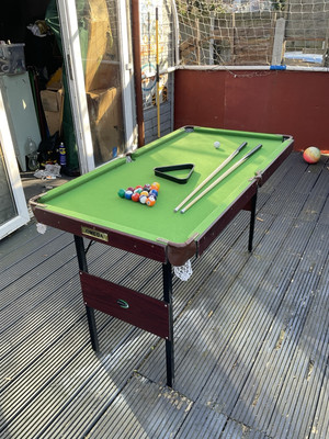 Omega Debut 4.6Ft By 2.5ft Snooker and Pool table with cues balls ...