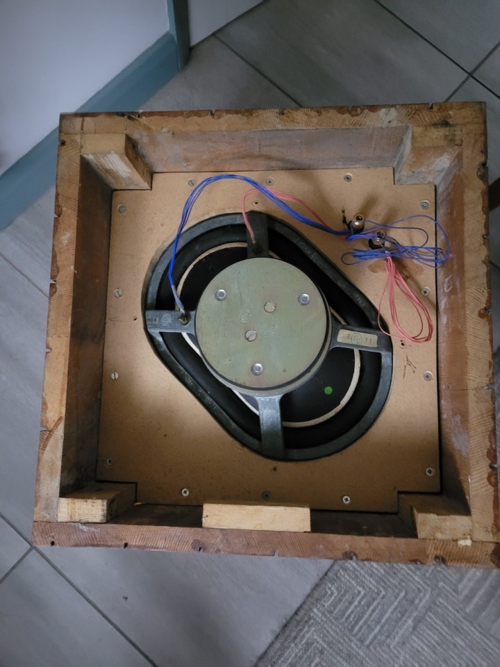 Subwoofer speaker with dual vintage KEF B139 Drivers enclosed in solid ...