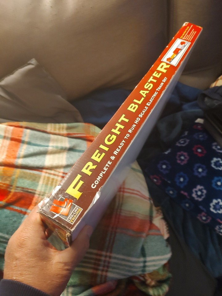 NEW Life Like Trains Freight Blaster HO Train Set Santa Fe Diesel ...