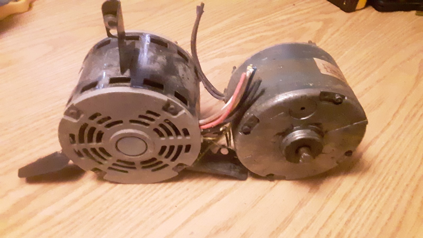 19.5 lb. Lot of Scrap Motors, Scrap Copper Recovery 2 motors, casting ...