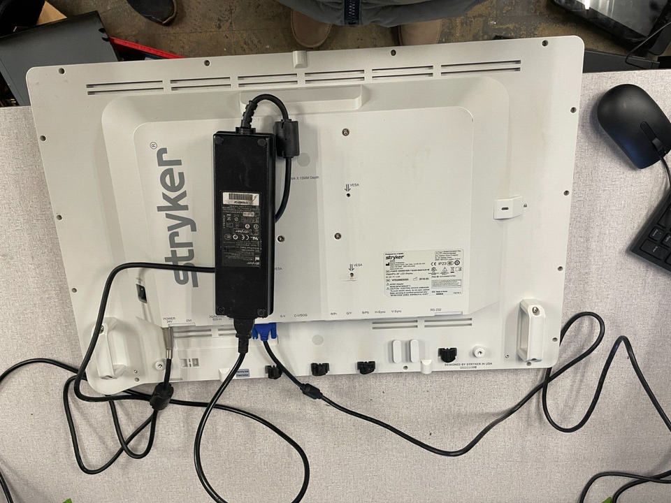 Stryker VisionPro 26" LED Monitor 0240031020 w/ Power Supply * | eBay