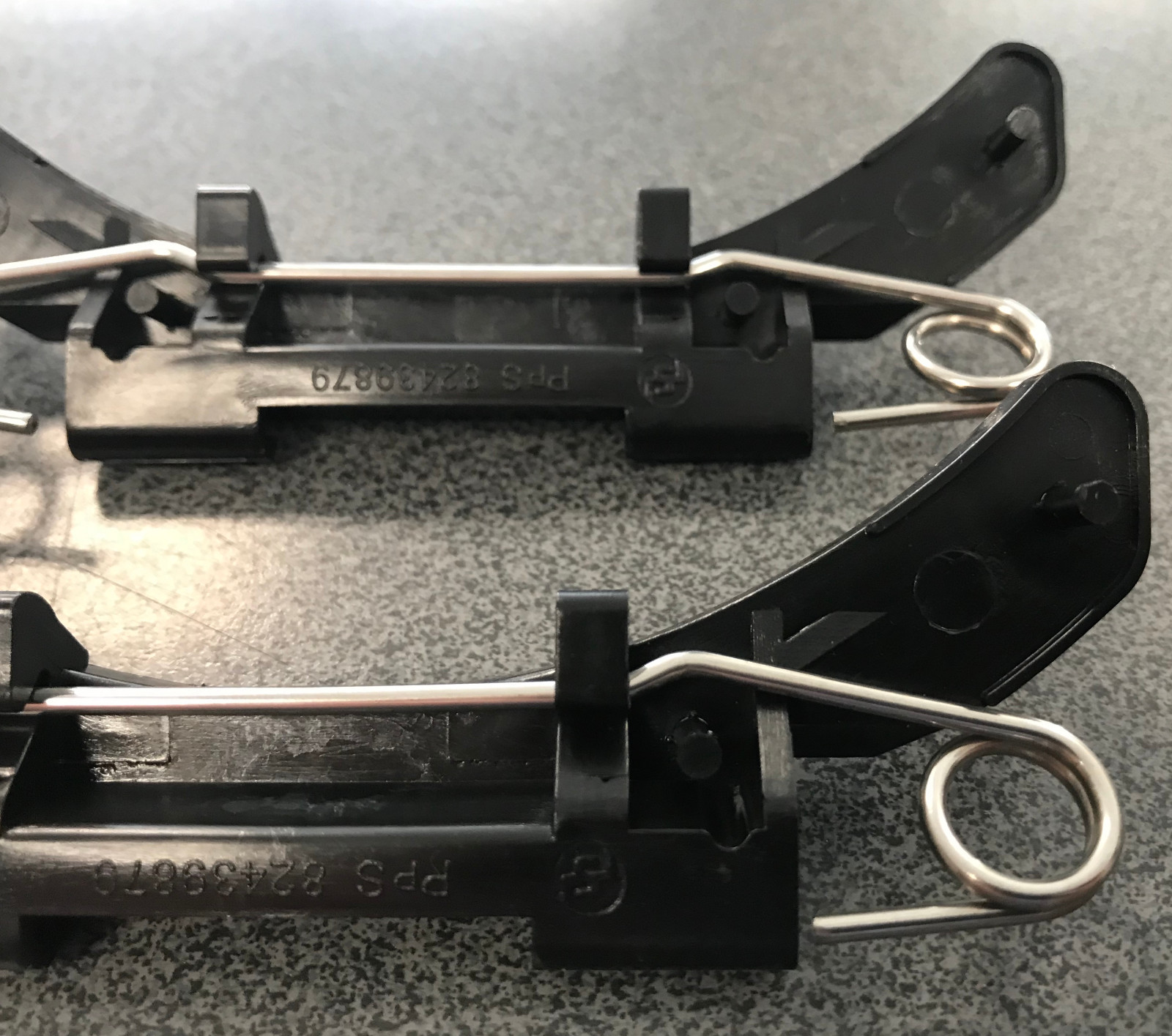 Volvo Fuel Flap Hinge V70, XC90, S60, S80, 30649879, 31265160, 9483545 ...
