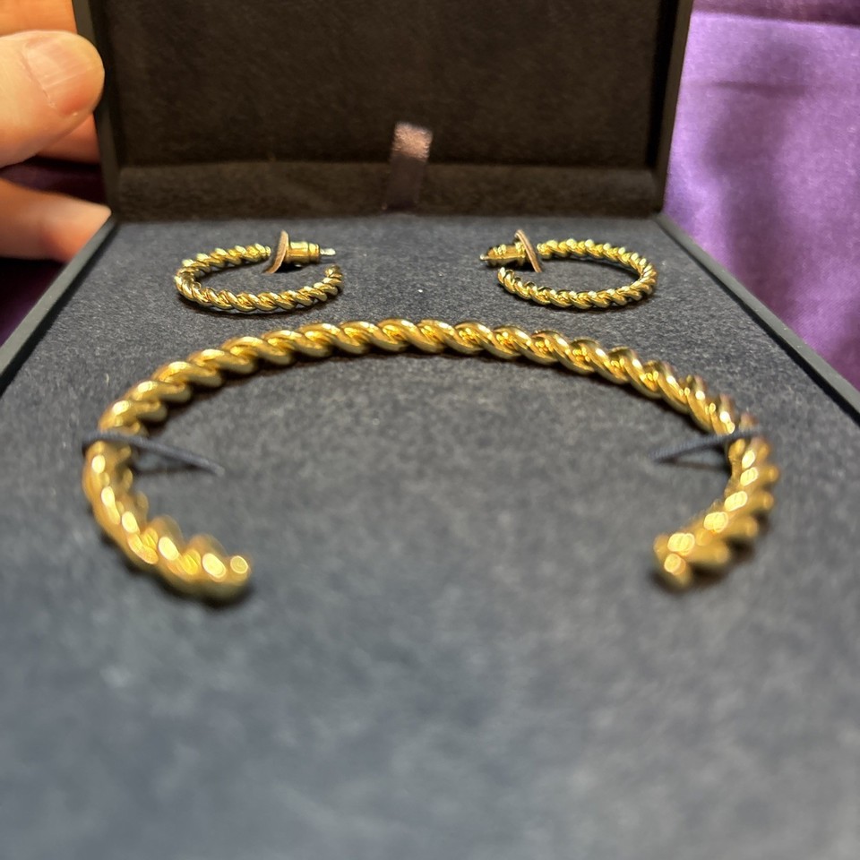 New Bailey Banks & Biddle Gold Bracelet & Earring Set Fashion Jewelry ...
