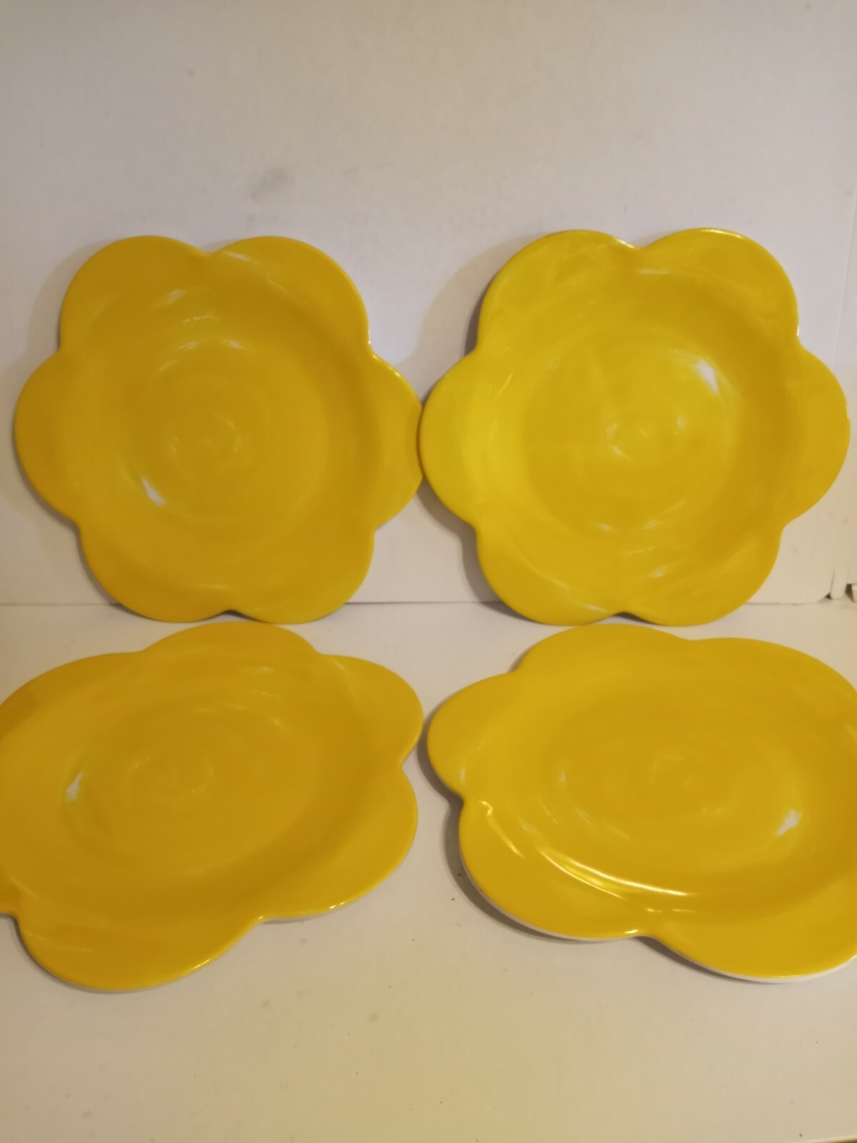 A Set of 4 Unbranded Sunflower Yellow Melamine Luncheon Plates | eBay