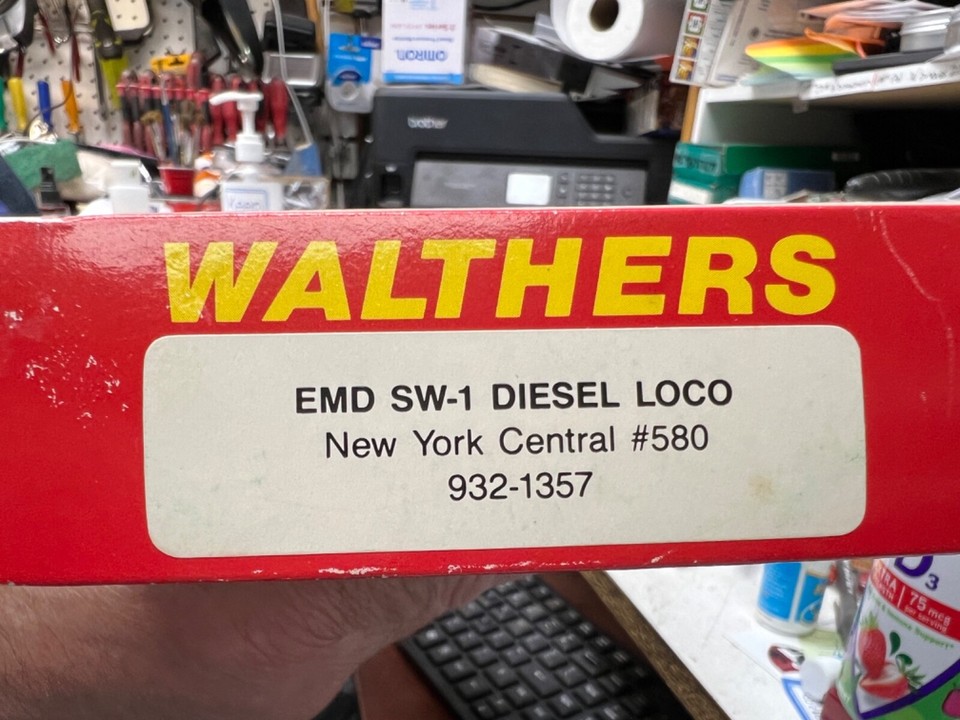 WALTHERS HO EMD SW-1 SWITCHER | eBay